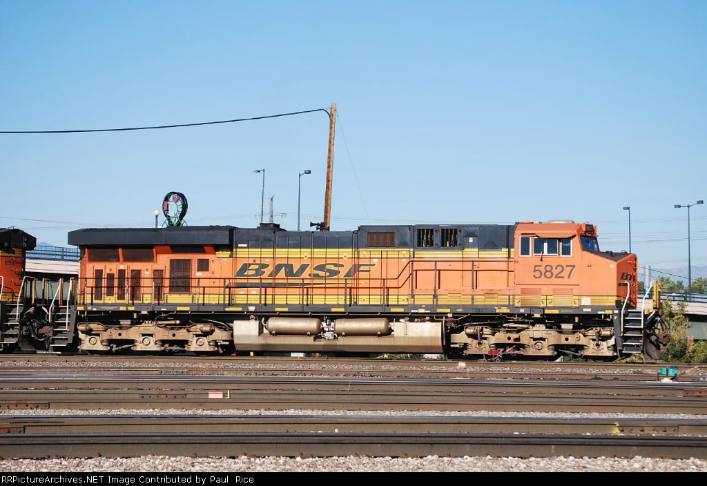 BNSF 5827